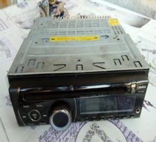 Autoradio sinto CD Clarion modello CZ100ER per ricambi o da riprare 